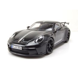 Maisto® Modellauto Porsche 911 GT3 2023 schwarz mit Streifen Modellauto 1:18 Maisto