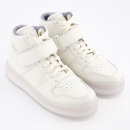 TK Maxx Weiße High Top Sneaker aus Leder