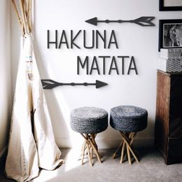 K&L WALL ART Holz Schriftzug Hakuna Matata schwarz 76x80 cm - Schwarz