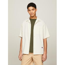 Kurzarmhemd Tommy Jeans "TJM RLX SEERSUCKER CAMP SHIRT" Gr. M, N-Gr, beige (newsprint) Herren Hemden Kurzarm