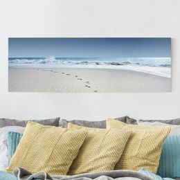 MICASIA Leinwandbild Spuren im Sand - Strand Panoramabild Quer, Blau, Beige Größe HxB: 30cm x 90cm