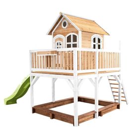 AXI - Spielhaus Liam mit Sandkasten & hellgrüner Rutsche Stelzenhaus xxl in Braun & Weiß aus fsc Holz für Kinder Spielturm mit Wellenrutsche für den