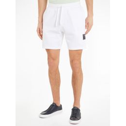 Sweatshorts Tommy Hilfiger "FLAG LOGO BADGE SWEATSHORTS" Gr. L, N-Gr, weiß (white) Herren Hosen Shorts