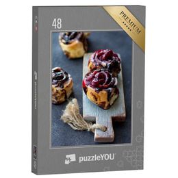 puzzleYOU Puzzle Süße Brötchen mit Kirschen und Karamellglasur, 48 Puzzleteile, -Kollektionen Essen und Trinken