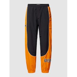 Review Tracksuit Hose Two-Tone
