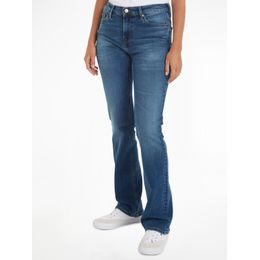 Bootcut-Jeans Tommy Jeans "Maddie" Gr. 26, Länge 32, blau (mid blue) Damen Jeans Bootcut mit Tommy Markenlabel & Badge