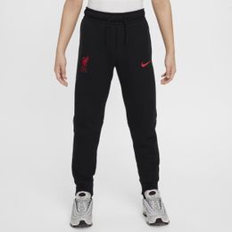 FC Liverpool Tech Fleece Nike Fußballhose für ältere Kids (Jungen) - Schwarz