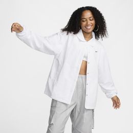 Nike Sportswear Essential Oversize-UV-Coaches-Jacke aus gewebtem Material (Damen) - Weiß