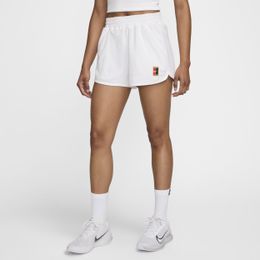 NikeCourt Heritage Tennis-Shorts aus French-Terry mit mittelhohem Bund (Damen) - Weiß