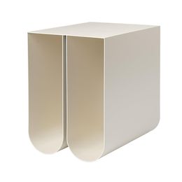 Kristina Dam Studio - Curved Beistelltisch, beige