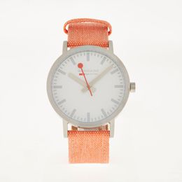 TK Maxx Silberfarbene Armbanduhr mit orangefarbenem Band