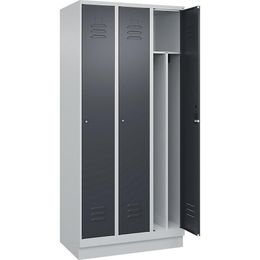 C+P Schwarz-Weiß-Spind Classic PLUS, schmal, 3 Abteile, Trennwand verkürzt, lichtgrau / grau, B 900 mm, mit Bodensockel, Zylinderschloss, Trennwand mittig