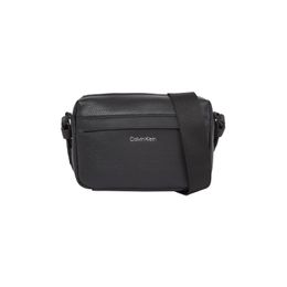 Umhängetasche Calvin Klein "CK MUST CAMERA BAG" Gr. B/H/T: 22 cm x 14,5 cm x 5 cm, schwarz (ck black pebble) Damen Taschen Herrentasche Schultertasche Handtasche