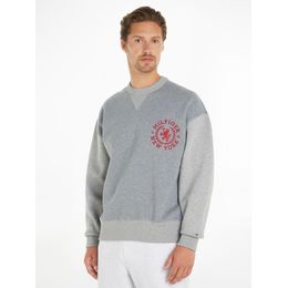 Sweatshirt Tommy Hilfiger "SMALL CREST CREWNECK" Gr. M, grau (medium grey heather, multi) Herren Sweatshirts mit Logo-Stickerei auf der Brust