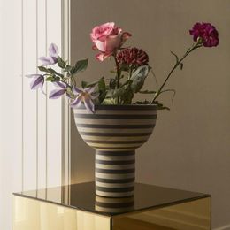 AYTM Vase Varia, schwarz, Ø 23 cm, Höhe 24 cm, Keramik