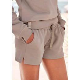 Lascana Sweatshorts '-Loungeshorts' taupe Gr. 32/34 für Damen. Mit Logoschriftzug, Logostickerei. Bequem. Nachhaltig.