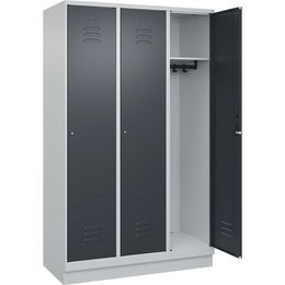 C+P Spind Classic PLUS, 3 Abteile, lichtgrau / grau, B 1200 mm, mit Bodensockel, Zylinderschloss