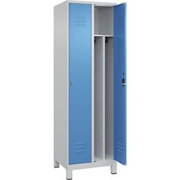 C+P Schwarz-Weiß-Spind Classic PLUS, schmal, 2 Abteile, Trennwand verkürzt, lichtgrau / lichtblau, B 600 mm, mit Füßen, Zylinderschloss, Trennwand mittig