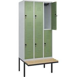 C+P Doppelstock-Spind Classic PLUS Sitzbank, 3 Abteile, lichtgrau / resedagrün, B 900 mm, Sicherheits-Drehriegel, auskragend, Buche-Hartholz