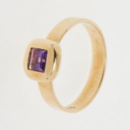 Goldfarbener Ring mit Amethyst