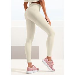 Seamless Leggings Lascana "- Po Push Up Leggings" Gr. M (40/42), N-Gr, beige (sand) Damen Hosen mit Rippstruktur und Shapingeffekt, Sporthose, Sportleggings