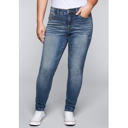 Stretch-Jeans sheego "Große Größen" Gr. 27, Kurzgrößen, blau (blau denim), Damen, Obermaterial: 96% Baumwolle, 4% Elasthan (LYCRA XTRA LIFE), unifarben, Jeans, Skinny mit Bodyforming-Effekt