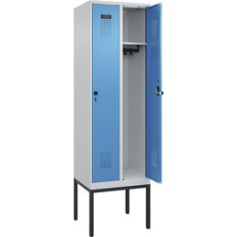 C+P Spind Evolo PLUS, 2 Abteile, lichtgrau / lichtblau, B 600 mm, mit schmalen Füßen, Drehriegel