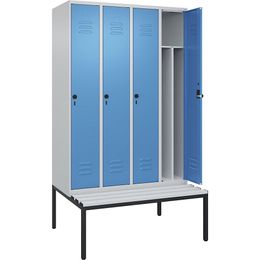C+P Schwarz-Weiß-Spind Classic PLUS Sitzbank, schmal, 4 Abteile, Trennwand verkürzt, lichtgrau / lichtblau, B 1200 mm, Sicherheits-Drehriegel, untergebaut, Kunststoff