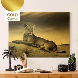 Leinwandbild Gold Resting Lion - Wandbilder XXL Print Tiere Portrait Schwarz-Wei&szlig; Wohnzimmer Schlafzimmer Bad Badezimmer K&uuml;che Flur Esszimmer Gold