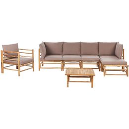 Beliani Lounge Set 4-Teilig Hellbraun u. Taupe Bambusholz 4-Sitzer Sofa mit Sessel Ottomane Couchtisch 13 Kissen Garten Terrasse Outdoor Möbel