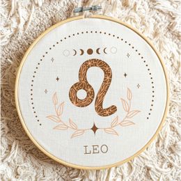 Minimalistische Tierkreis-Stickerei, Leo