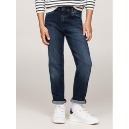 Straight-Jeans Tommy Hilfiger "SKATER BLACK BLUE WASH" Gr. 16 (176), N-Gr, blau (blueblack) Jungen Jeans in Skater-Form, mit Logo-Badge