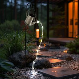 Solarleuchte Gießkanne Solarlampe Gartendeko Erdspieß Gießkanne Außenleuchte, Metall schwarz silber, 24x led LxBxH 32x32x90 cm