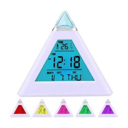 SHINING HOUSE Digitaler Pyramidenwecker mit 7 farbwechselnden LEDs