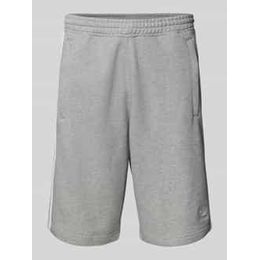 adidas originals Regular Fit Sweatshorts mit Label-Stitching