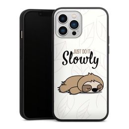 DeinDesign iPhone 13 Pro Max Handy Premium Silikon H&uuml;lle Handyh&uuml;lle schwarz Case Animals Sloth Lazy Sunday Silikon Premium Case