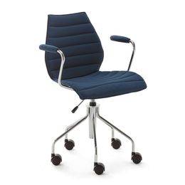 Kartell - Maui Soft Bürostuhl mit Armlehnen und Rollen, Stahl verchromt / Noma blau