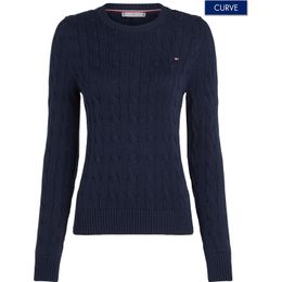 Rundhalspullover Tommy Hilfiger Curve "CRV CO CABLE VAR LS C-NK SWT", Damen, Gr. 46, blau (schwarz night navy), Strick, Obermaterial: 100% Baumwolle, unifarben, bestickt, casual, figurbetont, Rundhals, Langarm, Pullover, in Großen Größen, mit Zopfmuster, Langarm