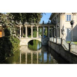 papermoon Fototapete "ARCHITEKTUR-LAZIENKI PALAST WARSCHAU S&Auml;ULE BR&Uuml;CKE BAUM", B/L: 3mm x 2,23mm, Bahnen: 6 Stk. St., bunt, Schlafzimmer, Tapeten
