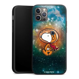 DeinDesign iPhone 12 Pro Handy Premium Silikon H&uuml;lle Handyh&uuml;lle schwarz Case Astronaut Snoopy Official Licensed Product Silikon Premium Case