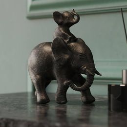 KARE Deko-Figur Elefant Dumbo Uno, Polyresin, braun, H 19 cm