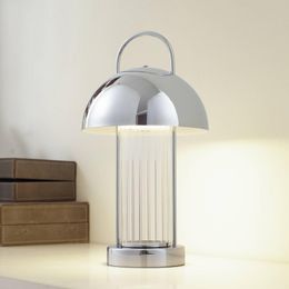 LINDBY LED-Akku-Tischleuchte Mareli, chrom, Metall, Ø 18 cm