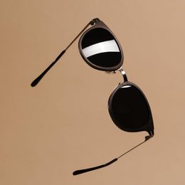 Holzkern Sonnenbrille The Playful (Ahorn/Dunkelgrau)