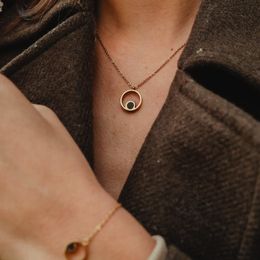 Holzkern Halsketten Damen Gold und Ahorn