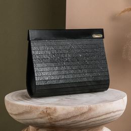 Holzkern Handtasche Uniqase Chinara Schwarzer Schiefer Clutch