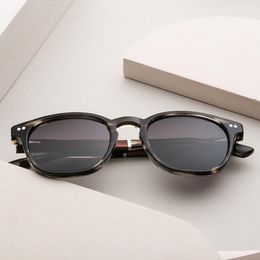 Holzkern Sonnenbrille The Comedian (Leadwood/Khaki Dust)