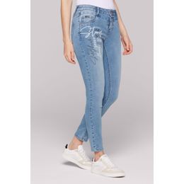 Slim-fit-Jeans SOCCX, Damen, Gr. 26, Normalgrößen, blau (blau printed jogg), Material: 68% Baumwolle, 16% Polyester, 14% Lyocell, 2% Elasthan, Zusatz: Enthält nichttextile Teile tierischen Ursprungs (Badge), bedruckt, casual, slim fit, Jeans, mit verkürztem Bein