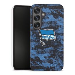 DeinDesign Galaxy S25 Handy Panzer Handyh&uuml;lle robuste Outdoor H&uuml;lle Schutzh&uuml;lle gl&auml;nzend Logo Hertha Bsc Flag Tough Case