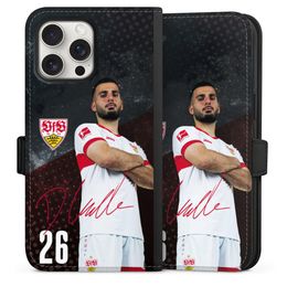 DeinDesign iPhone 15 Pro Max Handy Klapph&uuml;lle Handyh&uuml;lle aus Kunst Leder schwarz Flip Case Official Licensed Product Deniz Undav Vfb Stuttgart Sideflip mit 