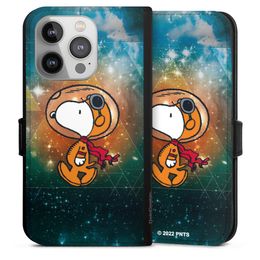 DeinDesign iPhone 14 Pro Handy Klapph&uuml;lle Handyh&uuml;lle aus Kunst Leder schwarz Flip Case Official Licensed Product Snoopy Astronaut Sideflip mit langer Lasche
